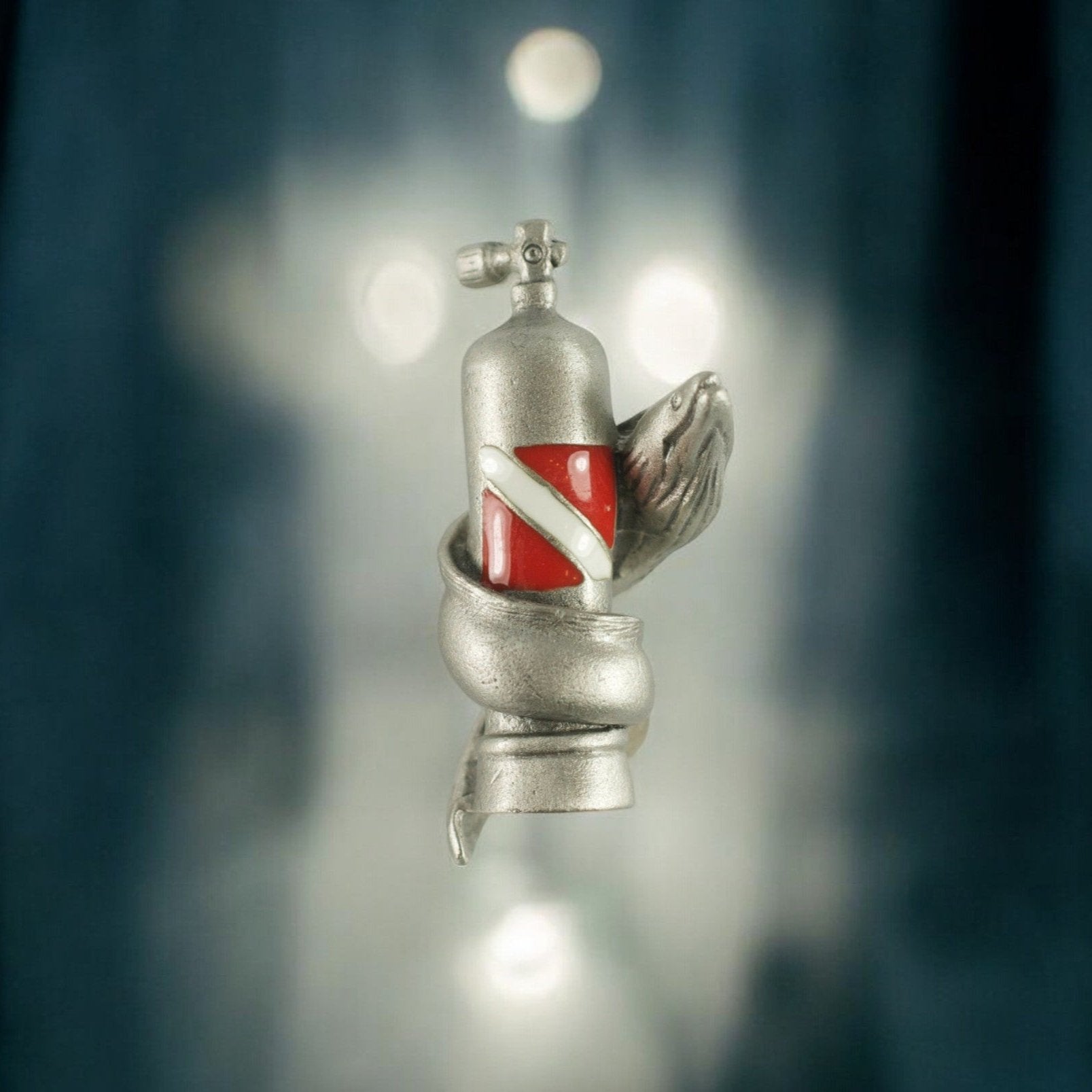 Moray Eel & Scuba Tank Pin- Scuba Diving Pin,Moray Eel Pin, Gifts for ...